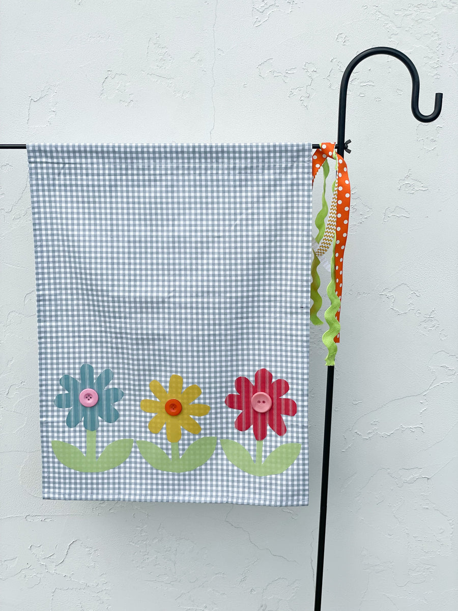 Tea Towel Garden Flag (Downloadable Pattern) – My Girlfriend's Quilt Shoppe