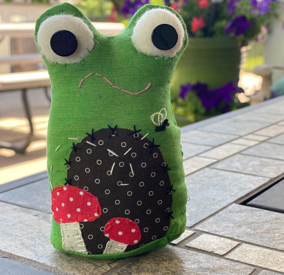 Froggy Pincushion (Downloadable Pattern) – My Girlfriend's Quilt Shoppe